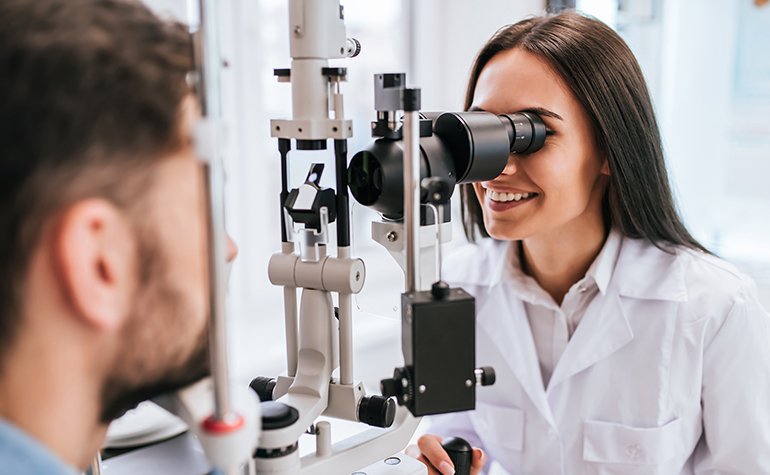 Optiker, Optometrist, Augenarzt: die Unterschiede | Brille24 DE